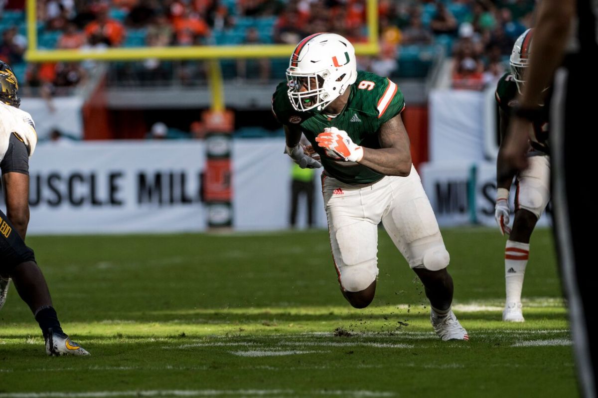 Browns Sign Thomas and Callaway